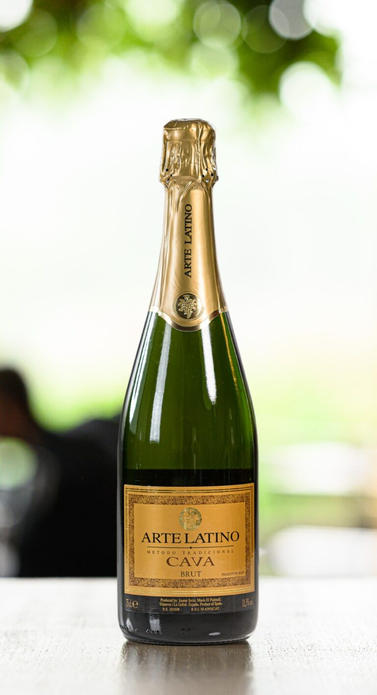 Cava - Arte Latino Brut, Cataluña, Spanje | Knecht Wijnen